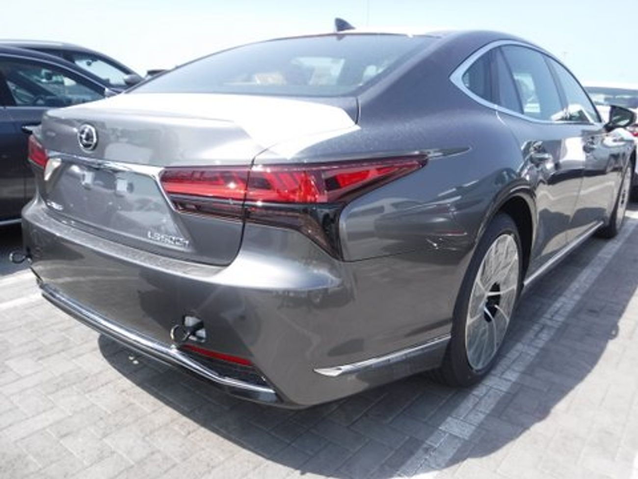 New Lexus LS500 3.5L Pet A/T - 23YM - HYB - GRY_TAN (FOR EXPORT) 2023 ...