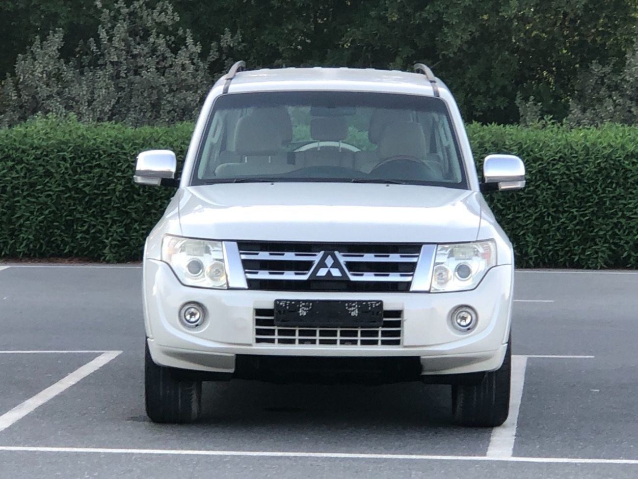 Used Mitsubishi Pajero GLS MODEL 2014 GCC PERFECT CONDITION INSIDE AND ...
