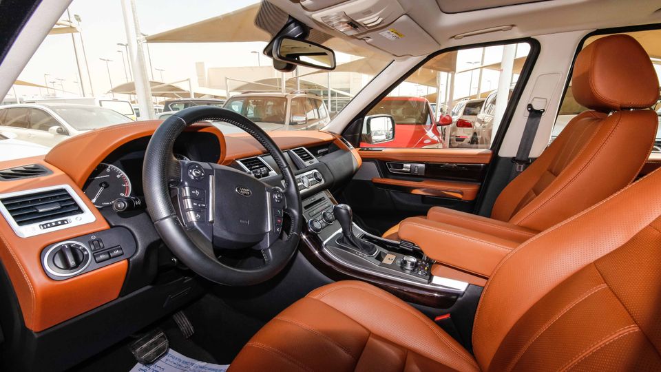 Used Land Rover Range Rover Sport 2011 for sale in Sharjah - 128199