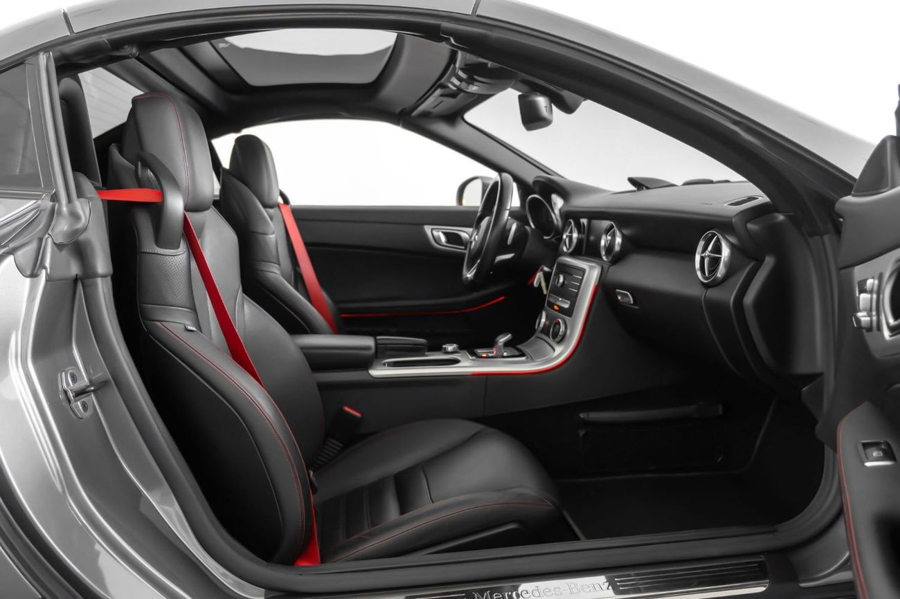 Used Mercedes-Benz SLC 200 Std 2.0L 2017 for sale in Dubai - 791752