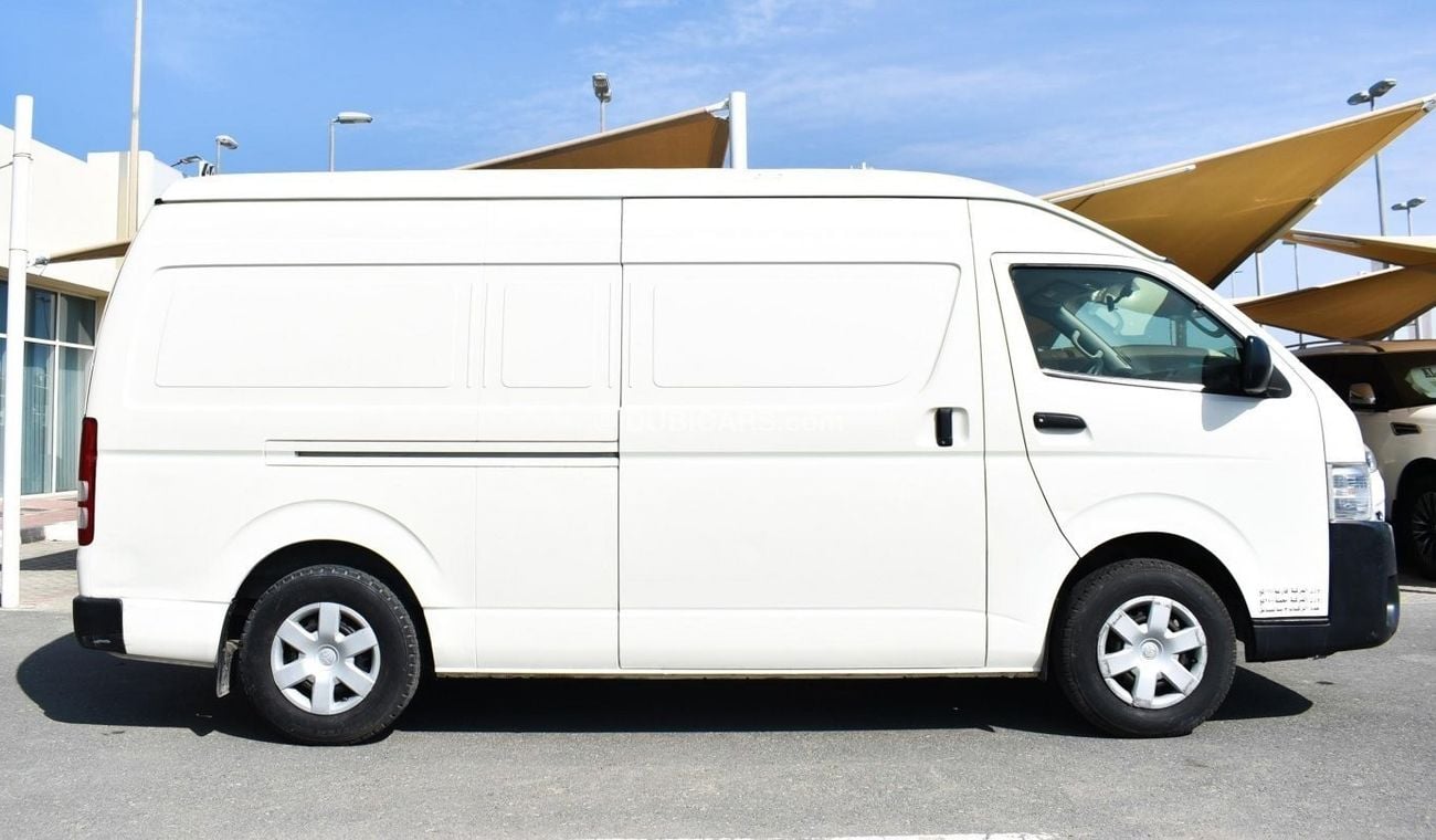 Used Toyota Hiace 2019 for sale in Dubai - 576524
