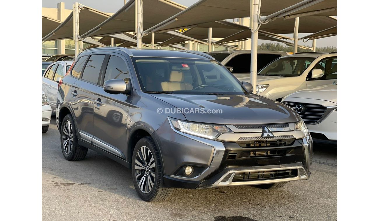 Used Mitsubishi Outlander 2019 I 4WD I Ref#374 2019 for sale in Sharjah - 631665
