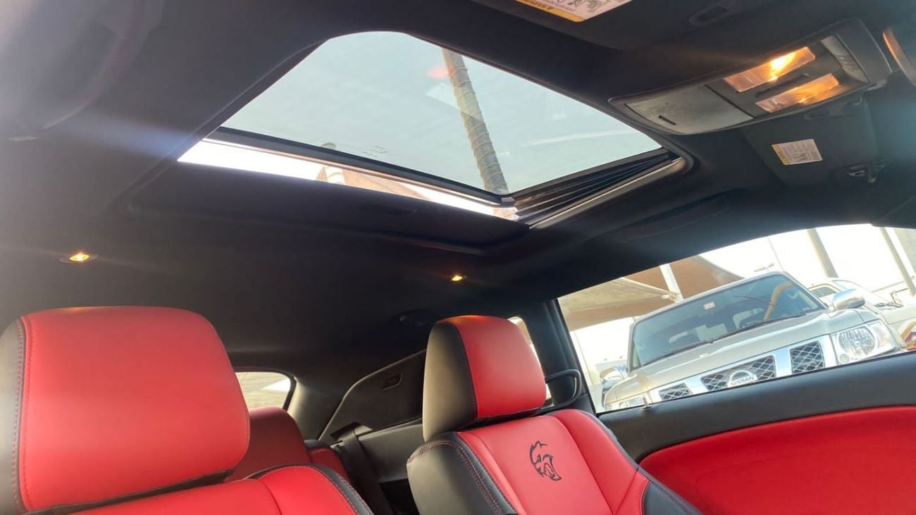 Used Dodge Challenger Full option 2015 for sale in Sharjah - 543852