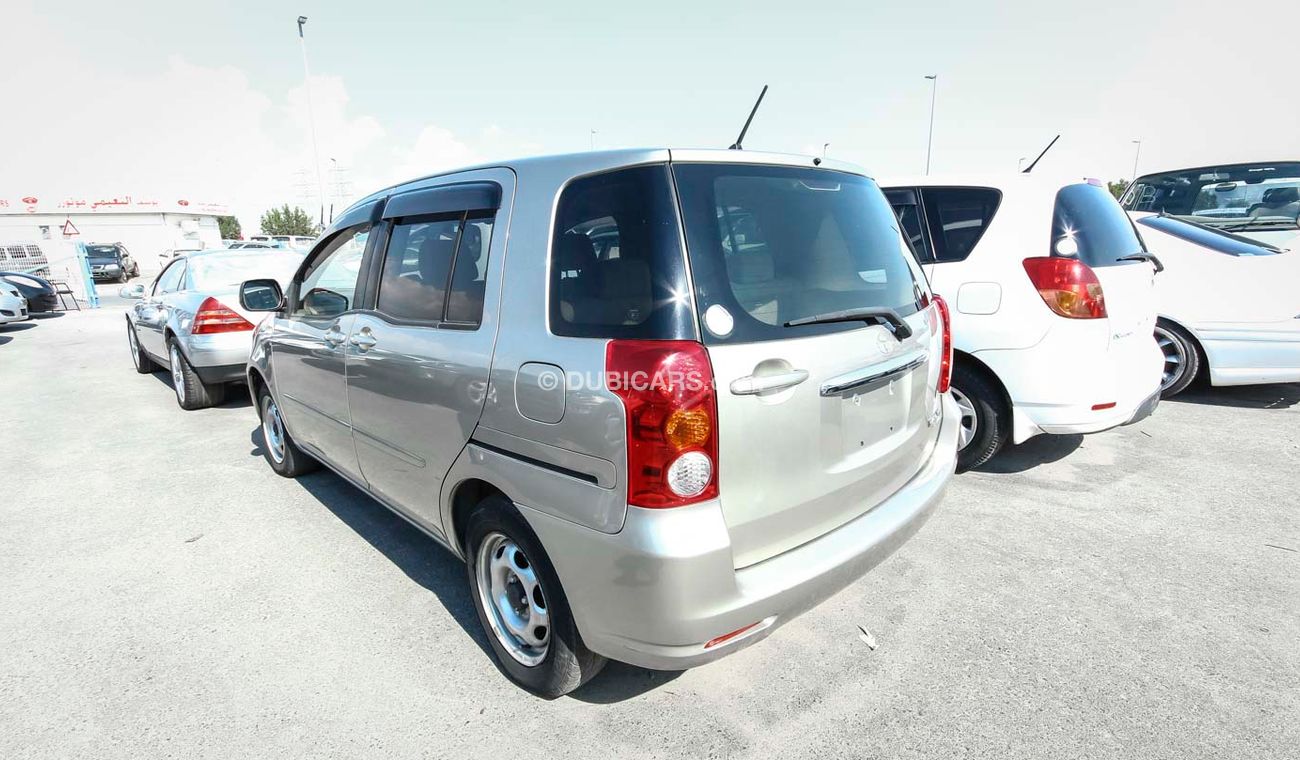 Used Toyota Raum 2004 for sale in Dubai - 13716