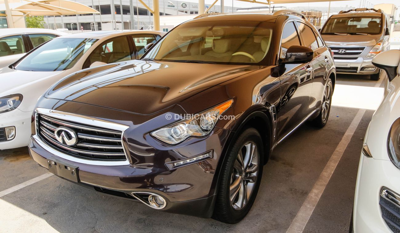 Used Infiniti FX35 2013 for sale in Dubai - 61615