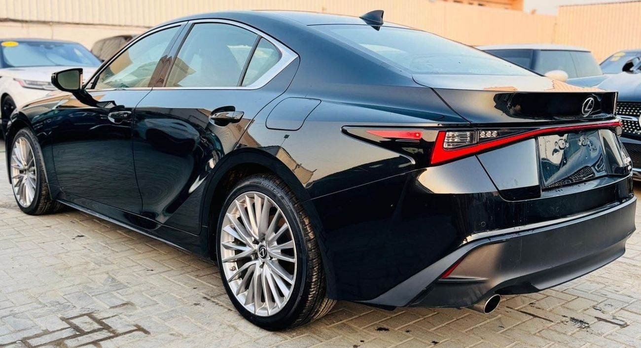Used Lexus IS300 Prestige 3.5L 2021 for sale in Sharjah - 835411