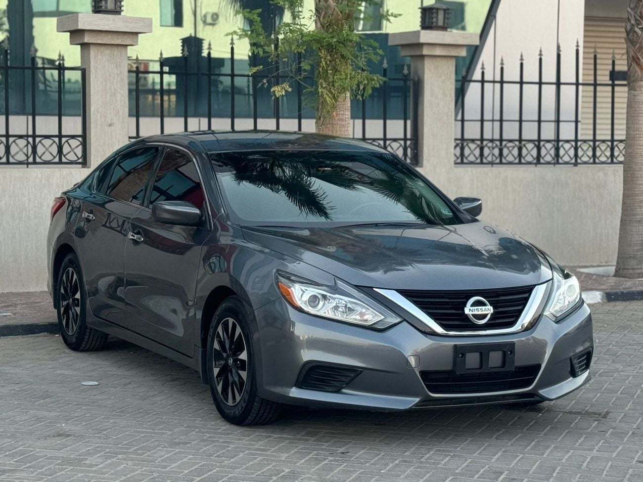 Used Nissan Altima SL 2018 for sale in Sharjah - 745667