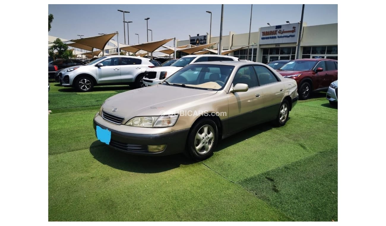 Used Lexus ES 300 Premier 2000 for sale in Dubai - 671184