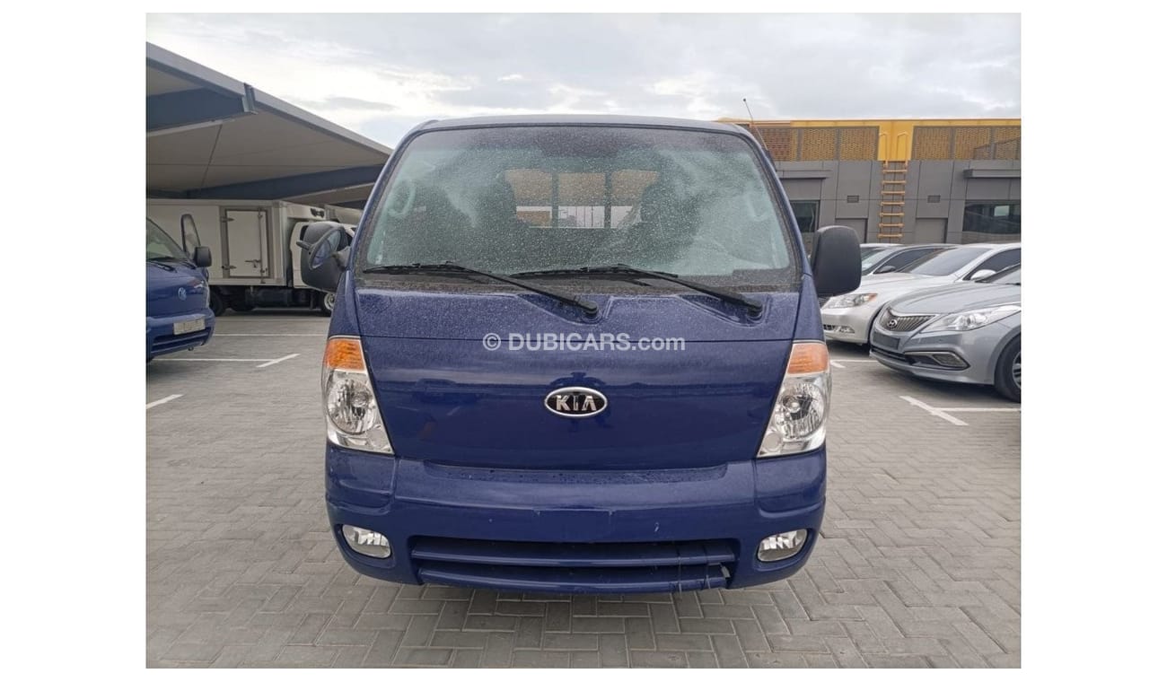 Used Kia Bongo 2015 for sale in Sharjah - 636675