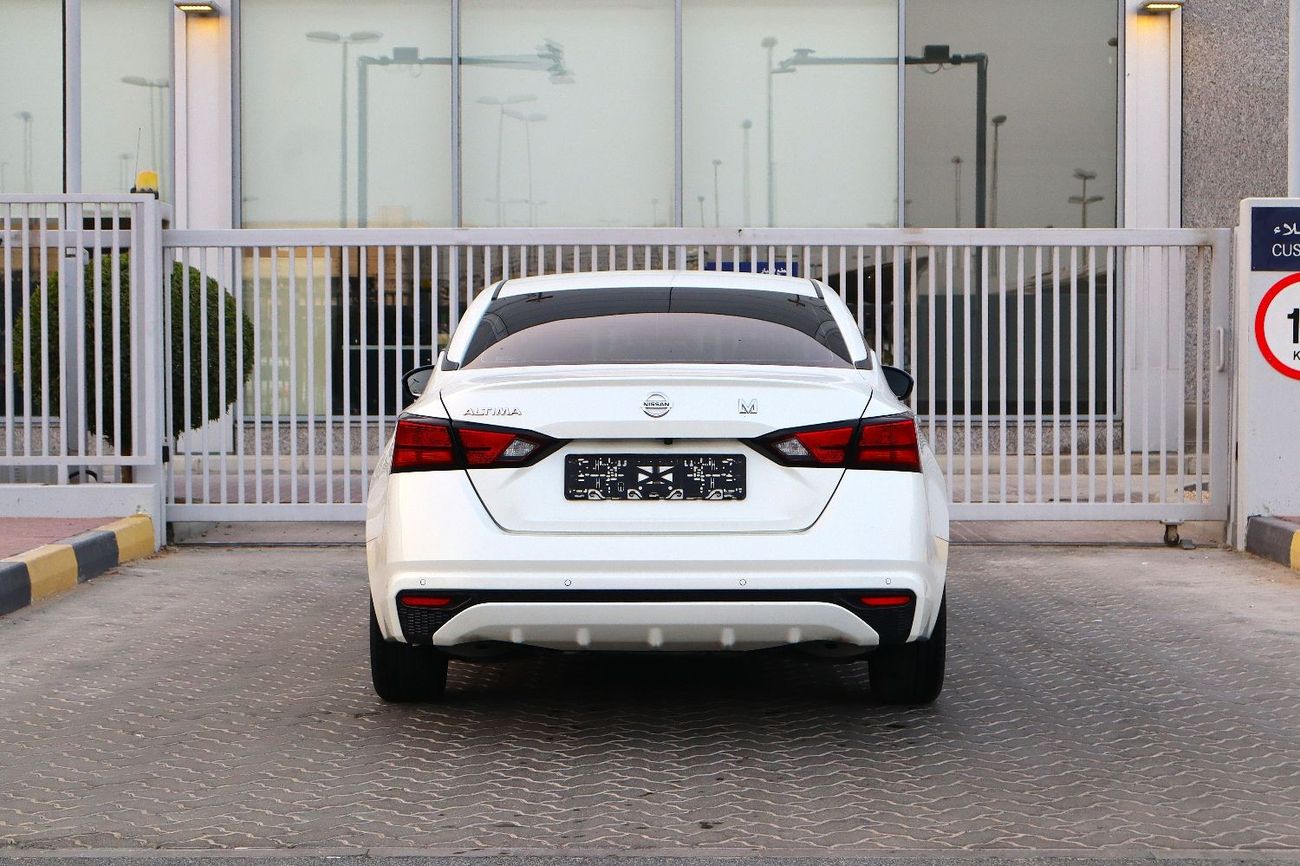 Used Nissan Altima 2.5 S 2022 for sale in Sharjah - 827600