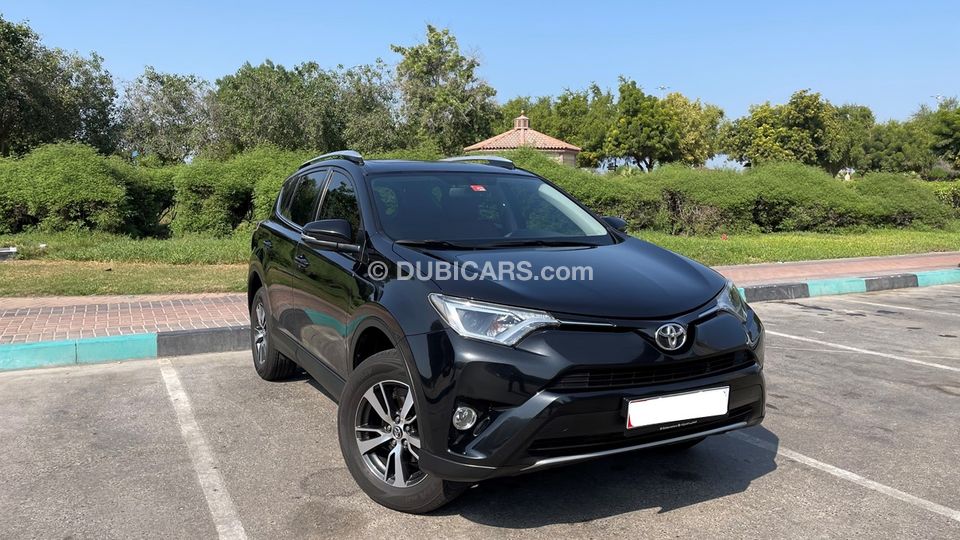 Used Toyota RAV4 VX (Top of the Line) 2016 for sale in Abu Dhabi - 564641