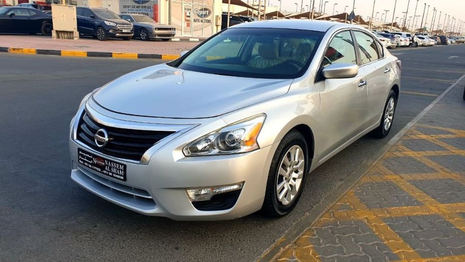 Used Nissan Altima American 2015 for sale in Sharjah - 339223
