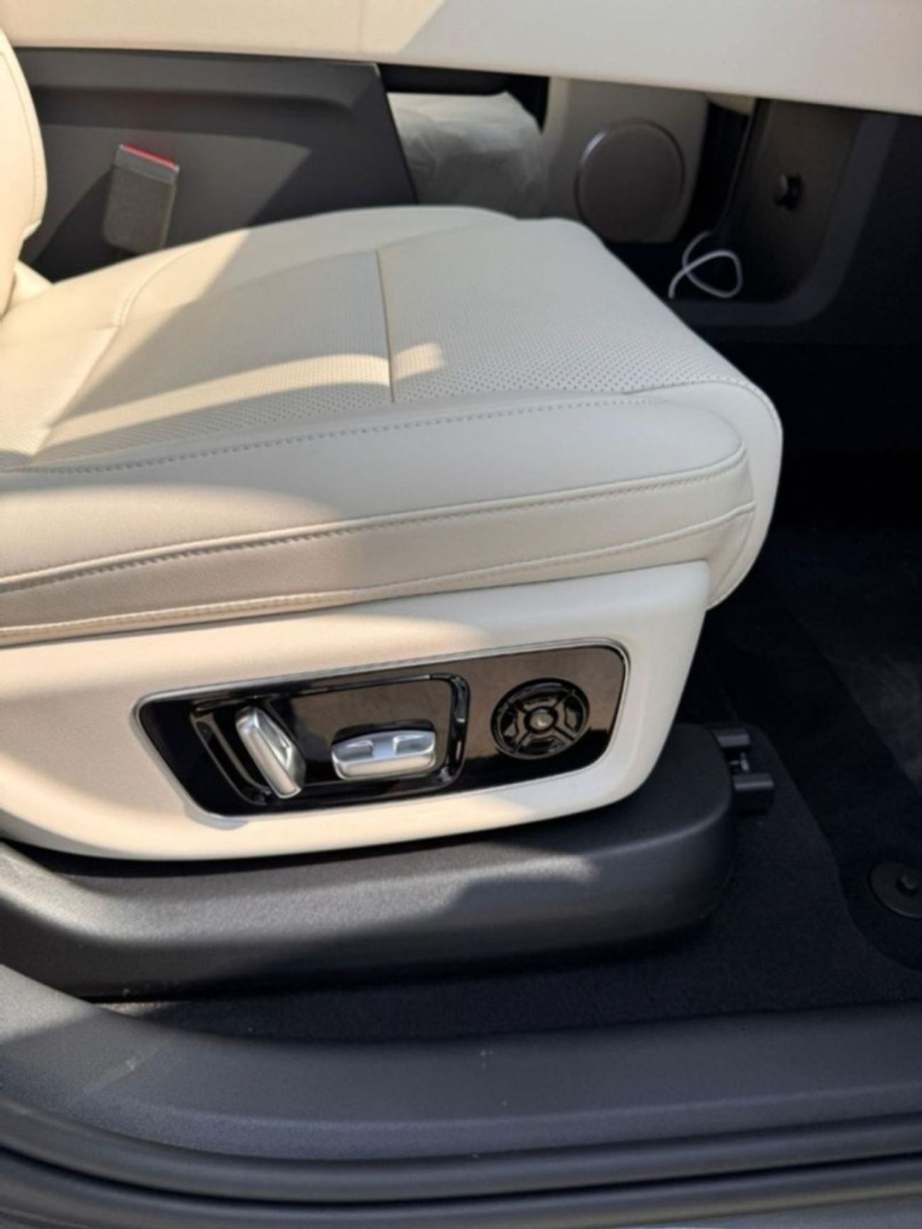 New Li Auto L9 2024 LIXIANG L9 ULTRA WITH SIM SLOT APPLICATION 2024 for sale in Dubai - 837540