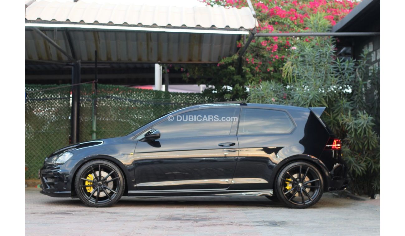 Used Volkswagen Golf R 2016 for sale in Dubai - 697465