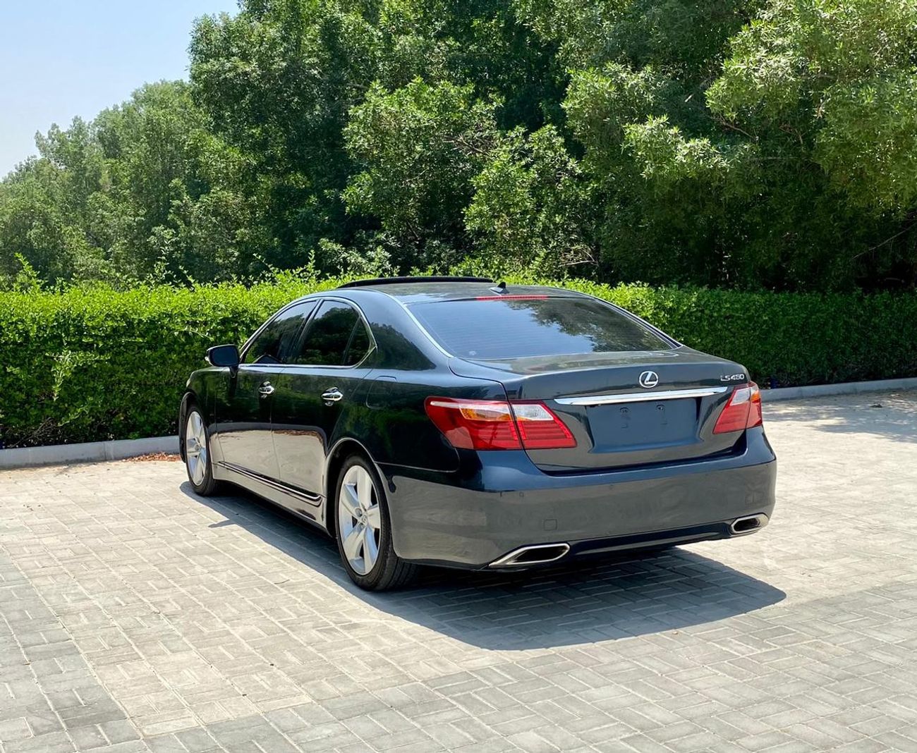 Used Lexus LS460 Good condition car 2011 for sale in Dubai - 738814