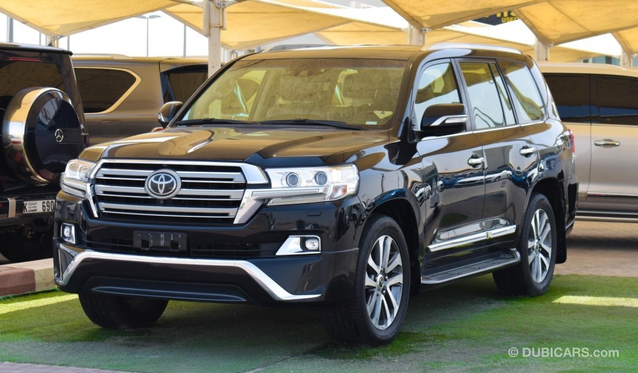 Used Toyota Land Cruiser VXR V8 5.7 L 2018 for sale in Sharjah - 537980