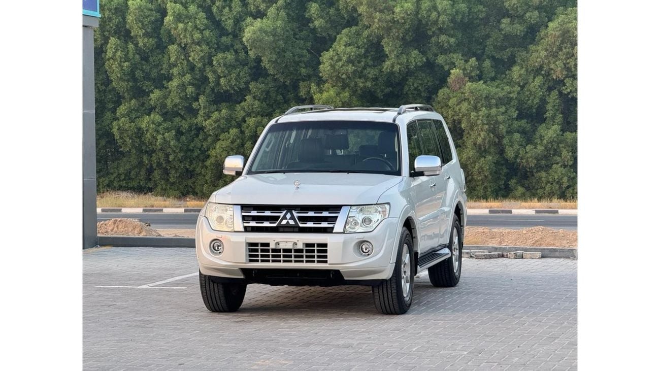 Used Mitsubishi Pajero GLS Top 2014 for sale in Sharjah - 777367