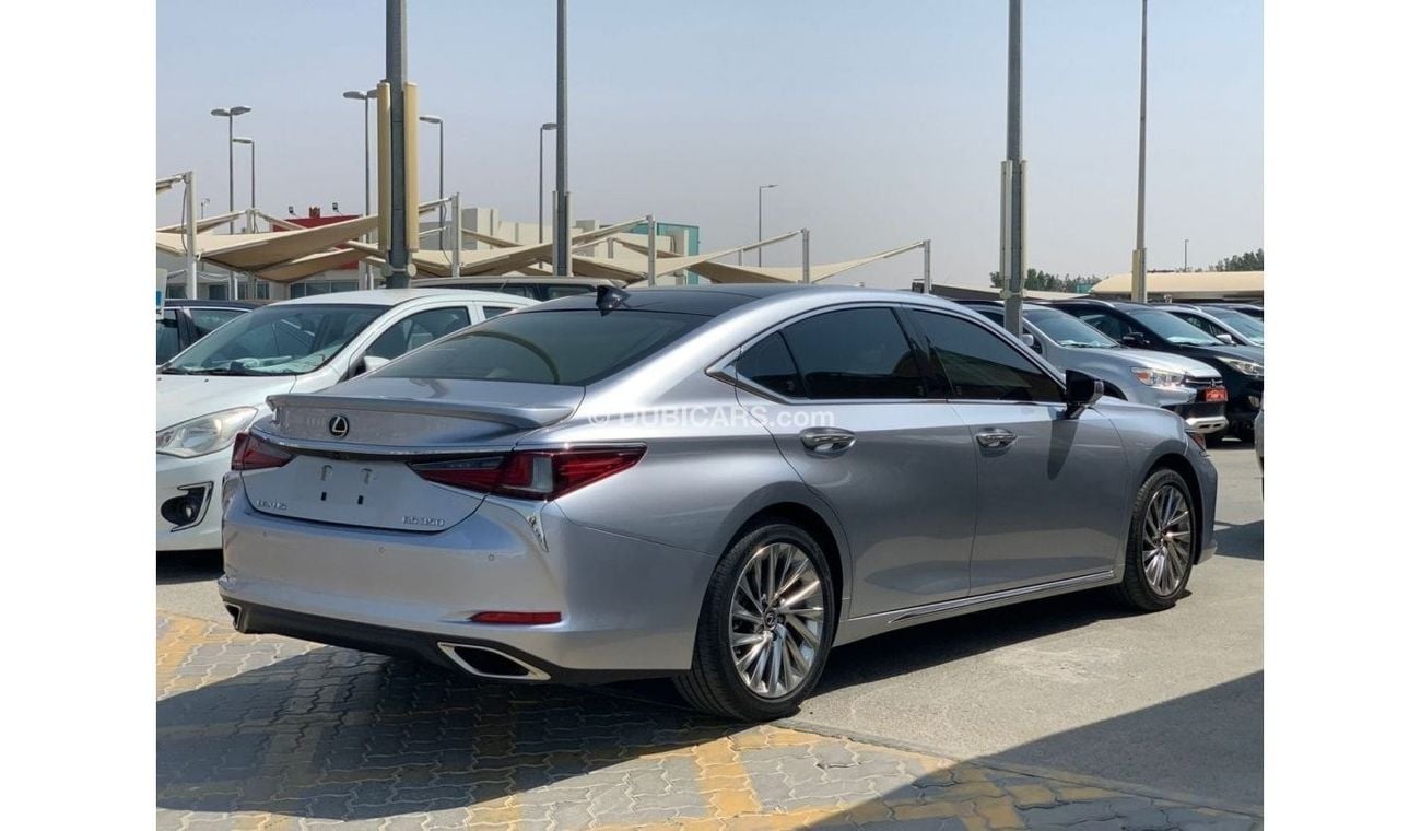 Used Lexus ES350 2022 Under Warranty and Contract Service Ref#560 2022 for sale in Sharjah - 549661