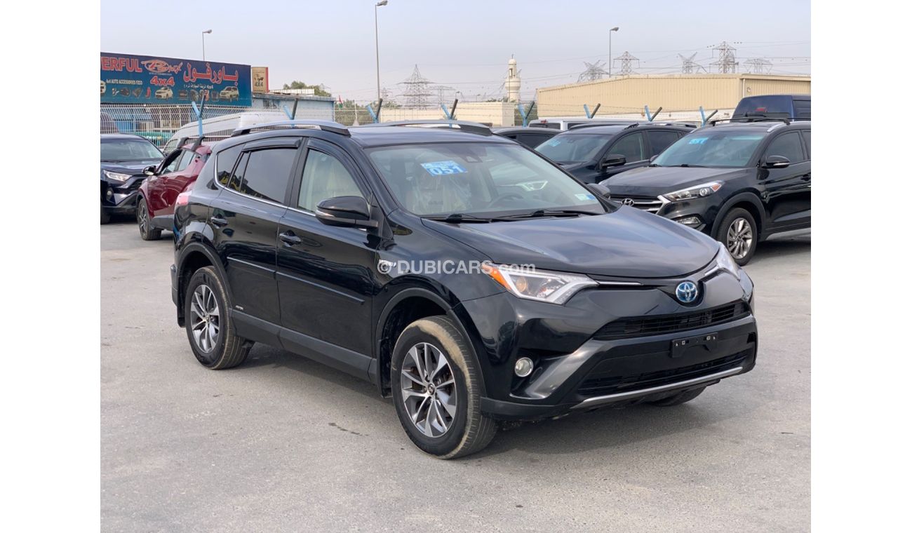 Used 2018 TOYOTA RAV4 XLE 4x4 HYBRID 2018 for sale in Dubai - 514584