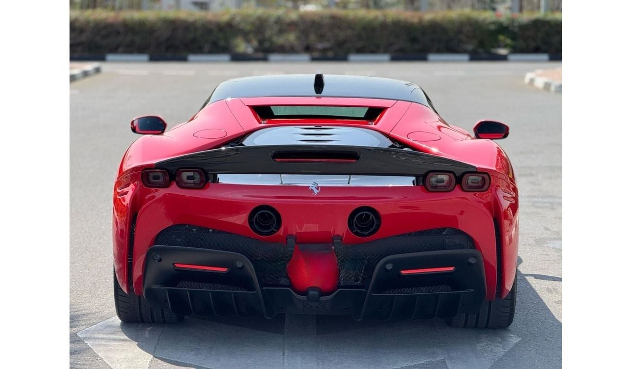 Used Ferrari SF90 Stradale GCC SPEC UNDER WARRANTY LESS KILOMETER 2022 for sale in Dubai - 828710
