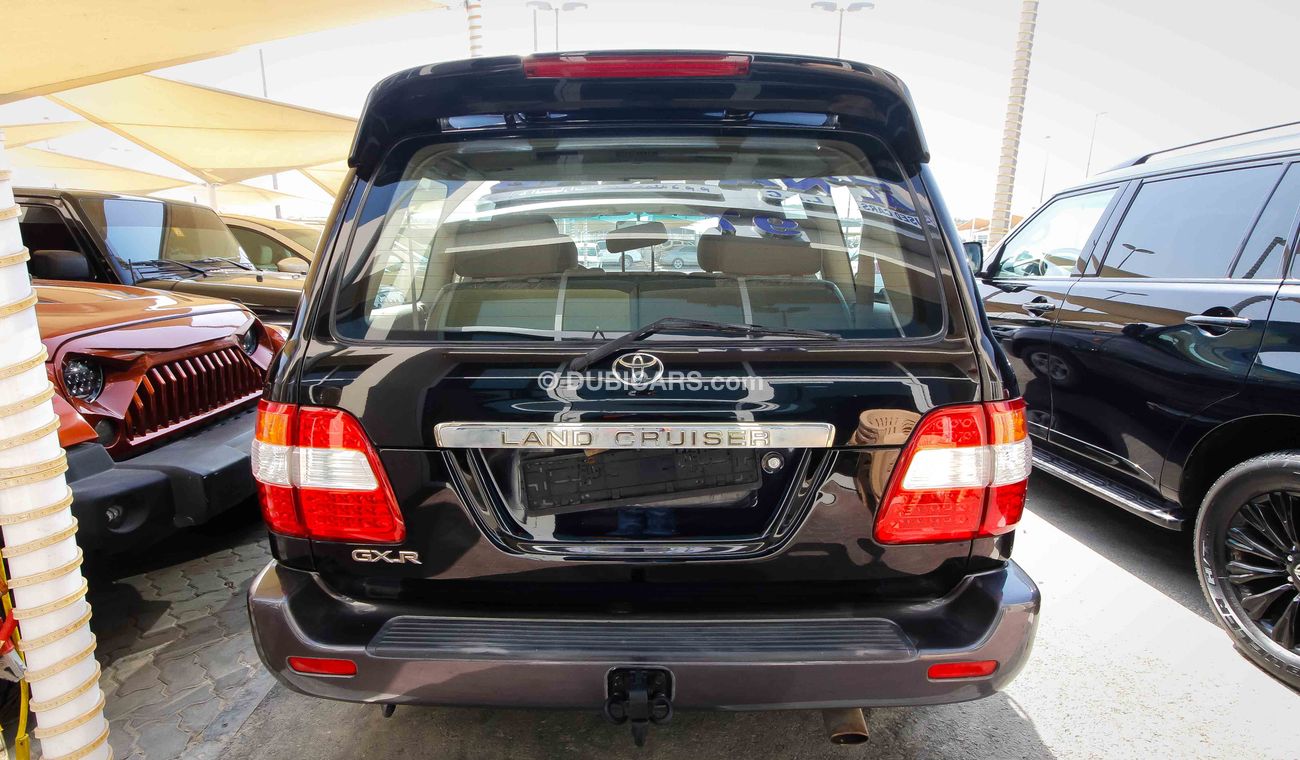 مستعملة تويوتا لاند كروزر GXR V6 2002 للبيع في الشارقة - 119791