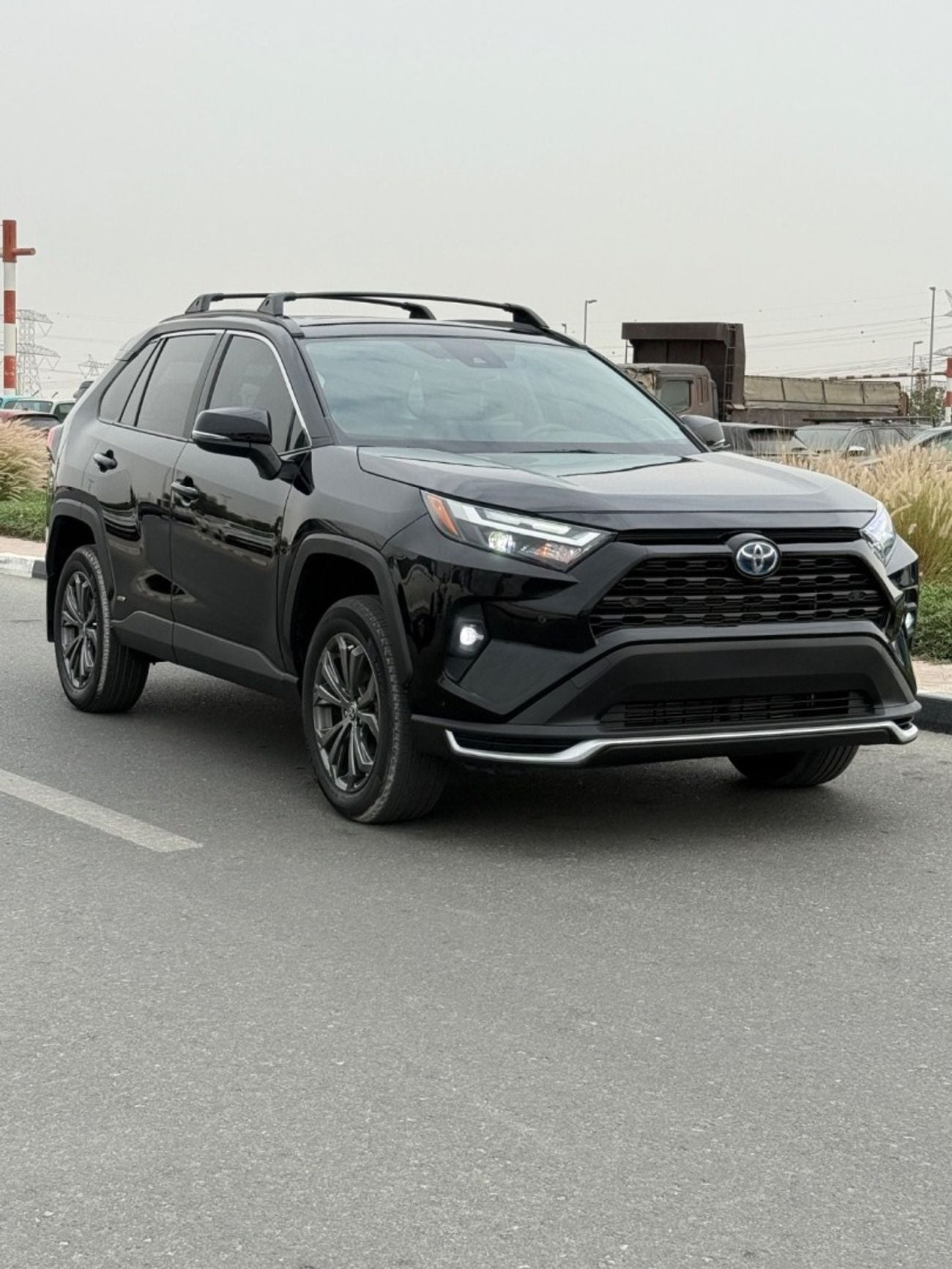 Used Toyota RAV4 RAV4 xle premium Hybrid 4x4 2024 for sale in Dubai ...