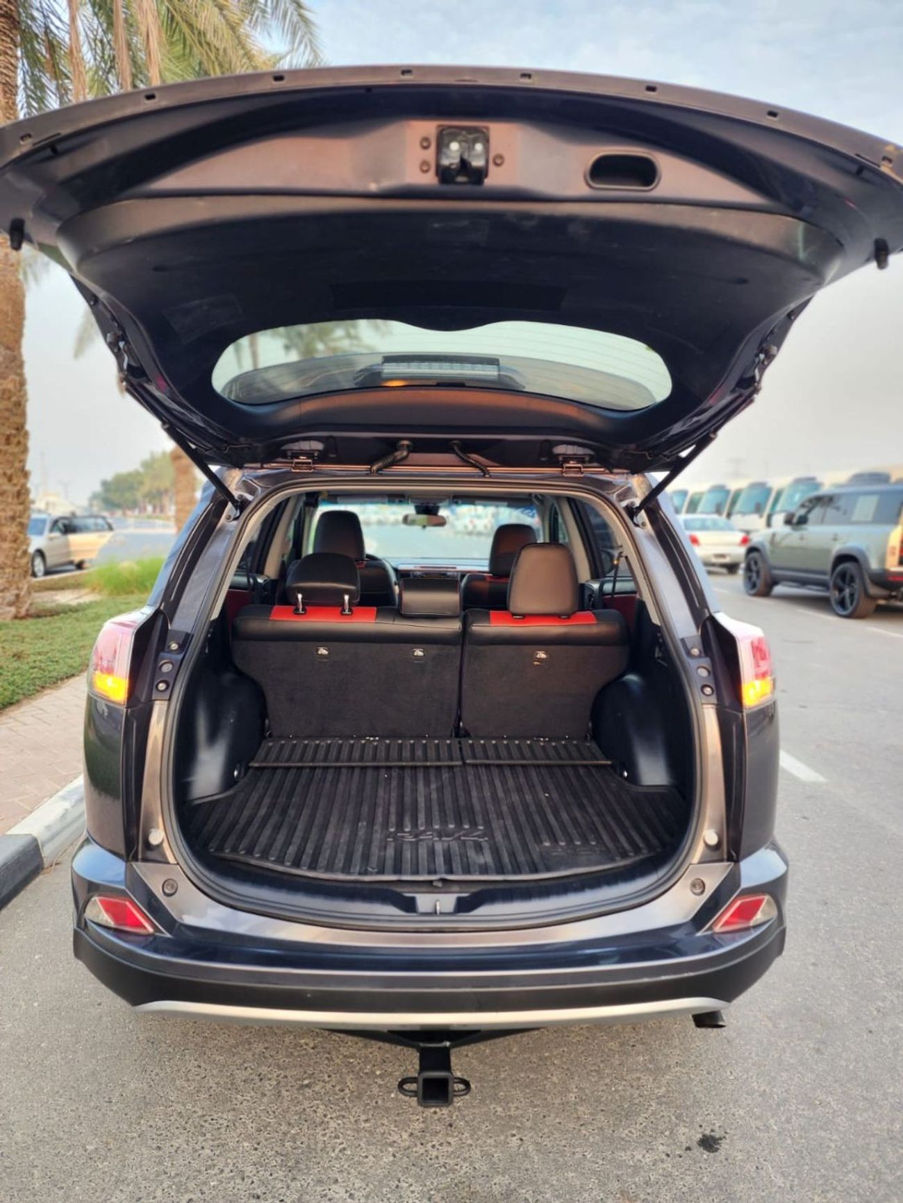 Used Toyota RAV4 EX RAV4 ADVENTURE 2018 for sale in Dubai - 697852