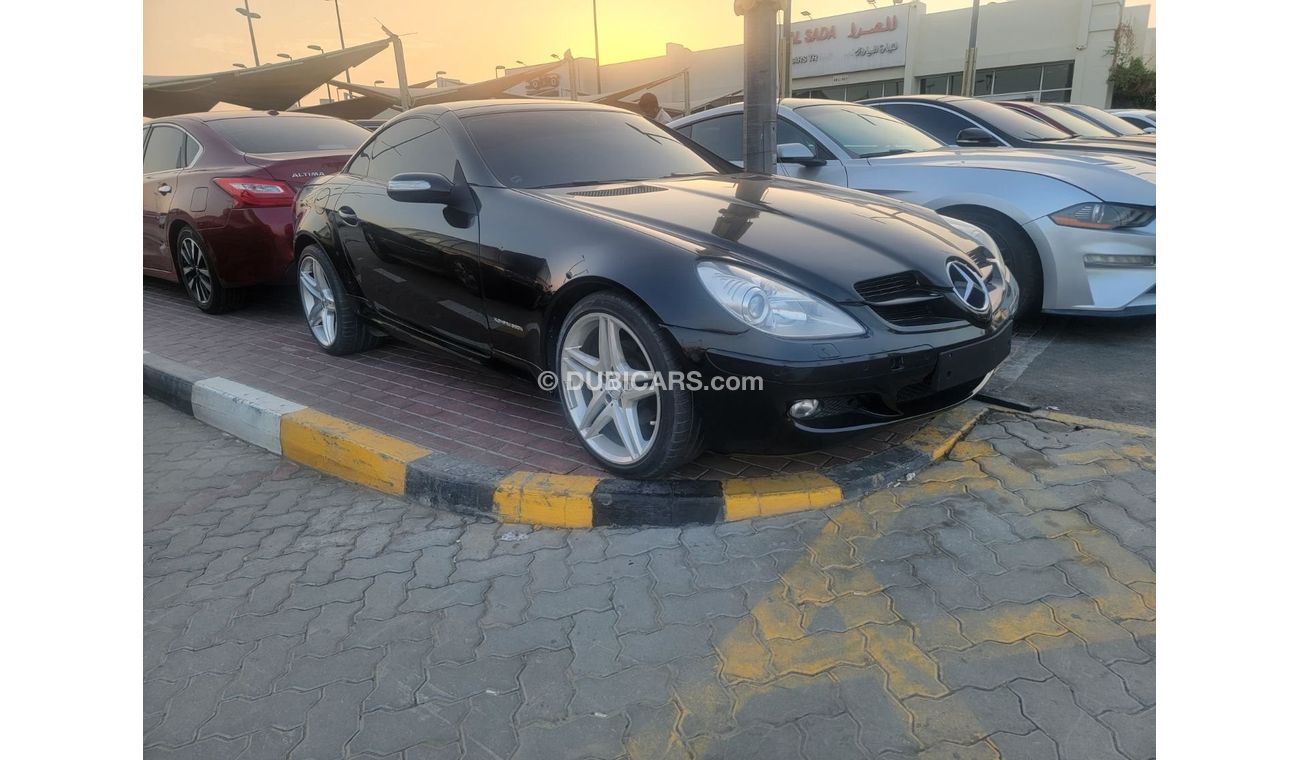 مستعملة مرسيدس بنز SLK 200 2006 للبيع في الشارقة - 549701
