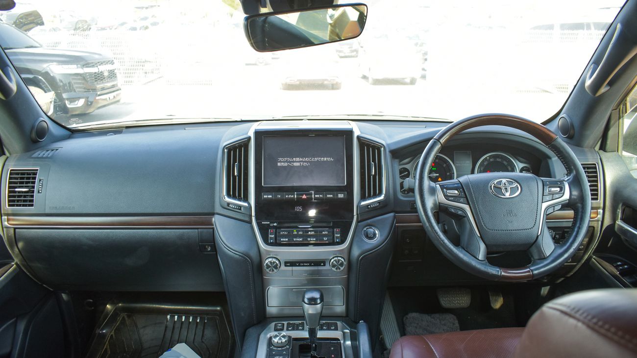 Used Toyota Land Cruiser ZX V8 2016 for sale in Dubai - 702223