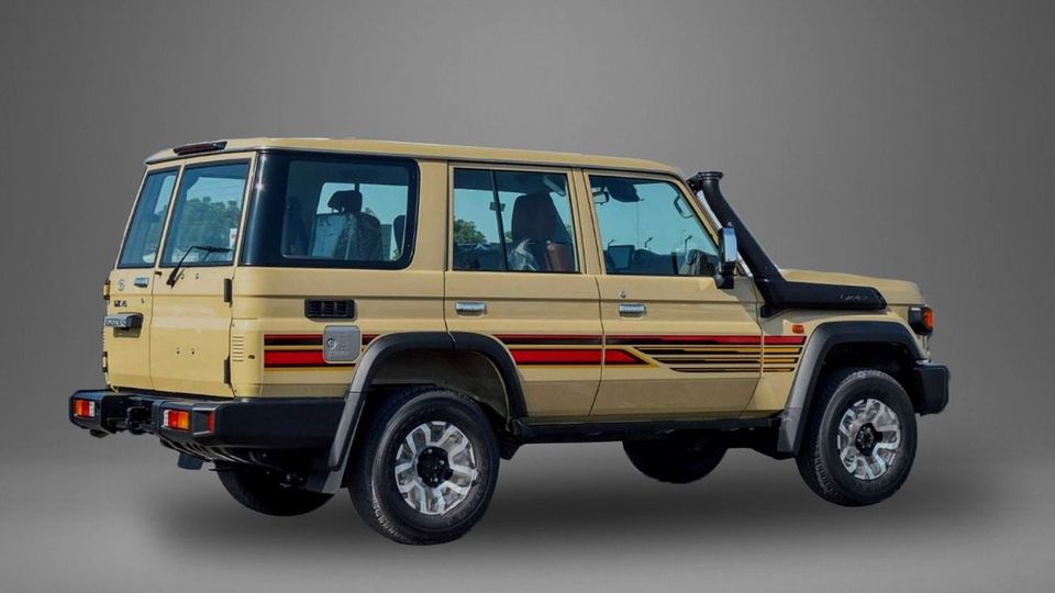 جديدة تويوتا لاند كروزر 70 LC 76 AT || 4.0 || LXZ || 2025 2025 للبيع في دبي - 885889