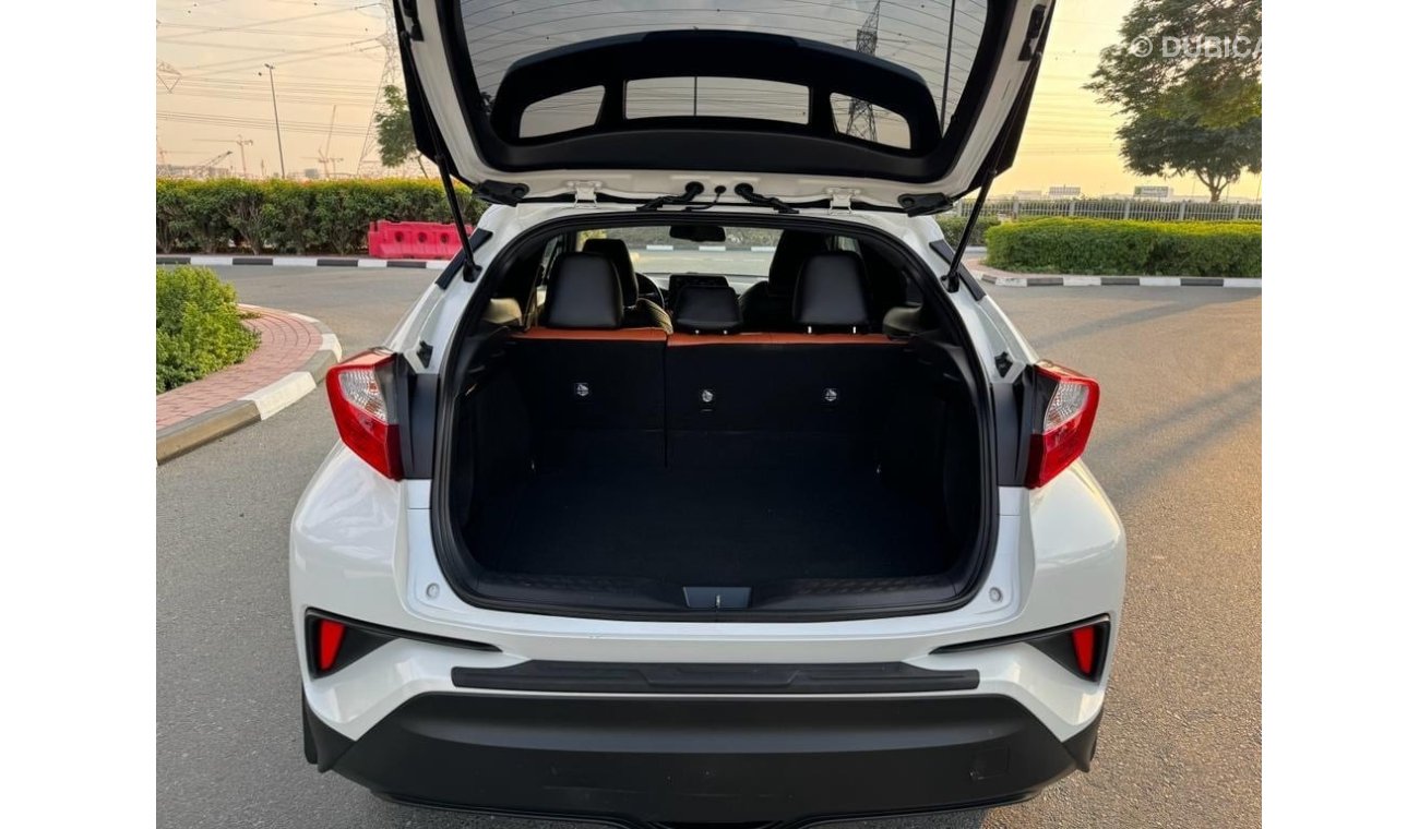 Used Toyota CHR 2018 PUSH START 2.0L AWD CANADA SPEC 2018 for sale in Dubai - 697974