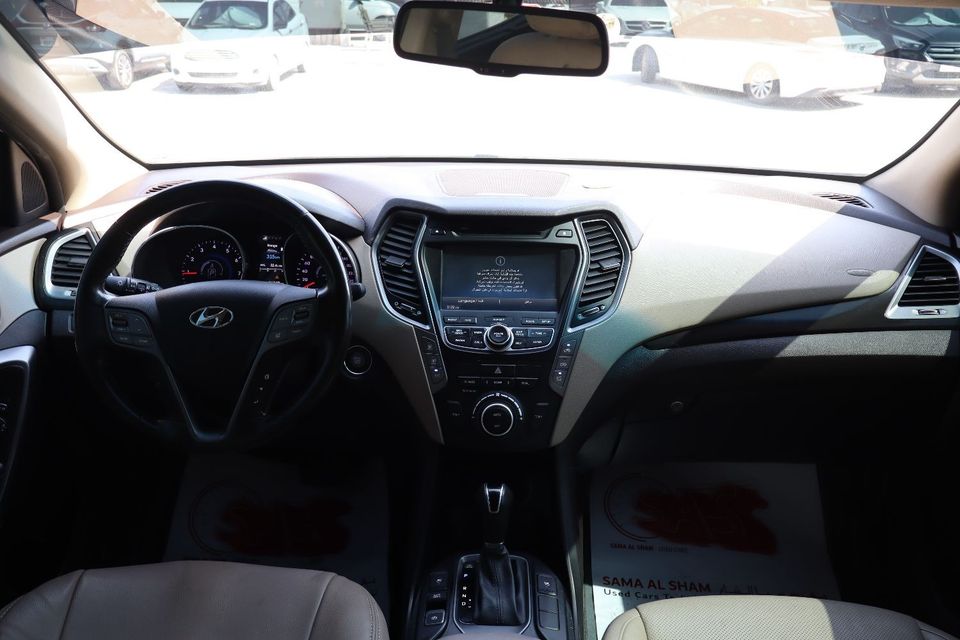 Used Hyundai Santa Fe GLS Top 3.3L 2015 for sale in Sharjah - 840407