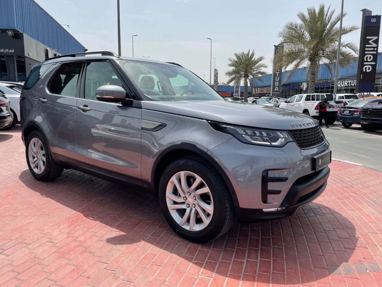 Used Land Rover Discovery R-Dynamic HSE Gcc 2020 for sale in Dubai - 543982
