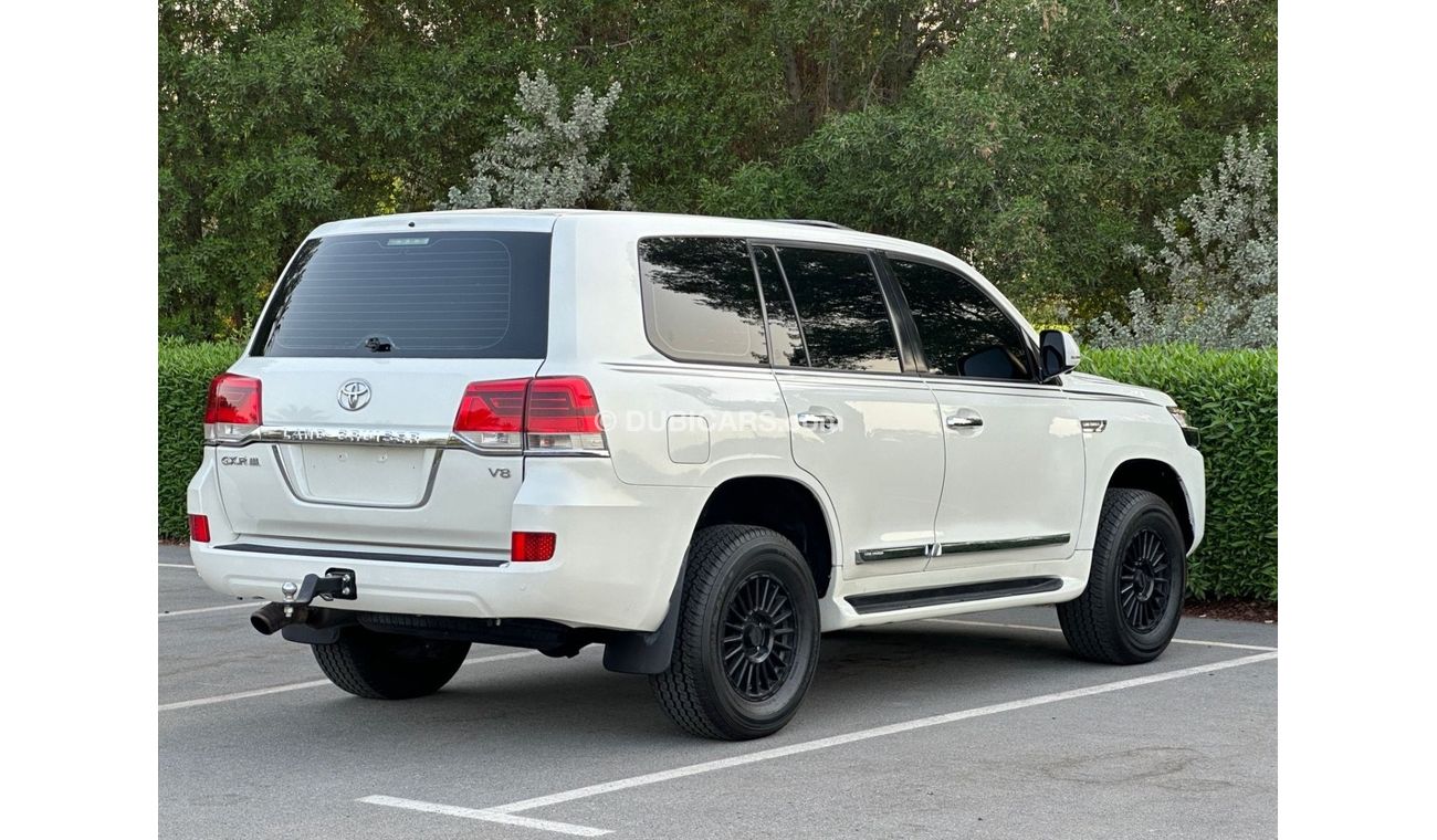 Used Toyota Land Cruiser 2011 for sale in Sharjah - 654001