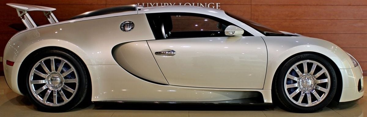 Bugatti Veyron for sale: AED 3,850,000. Beige, 2009