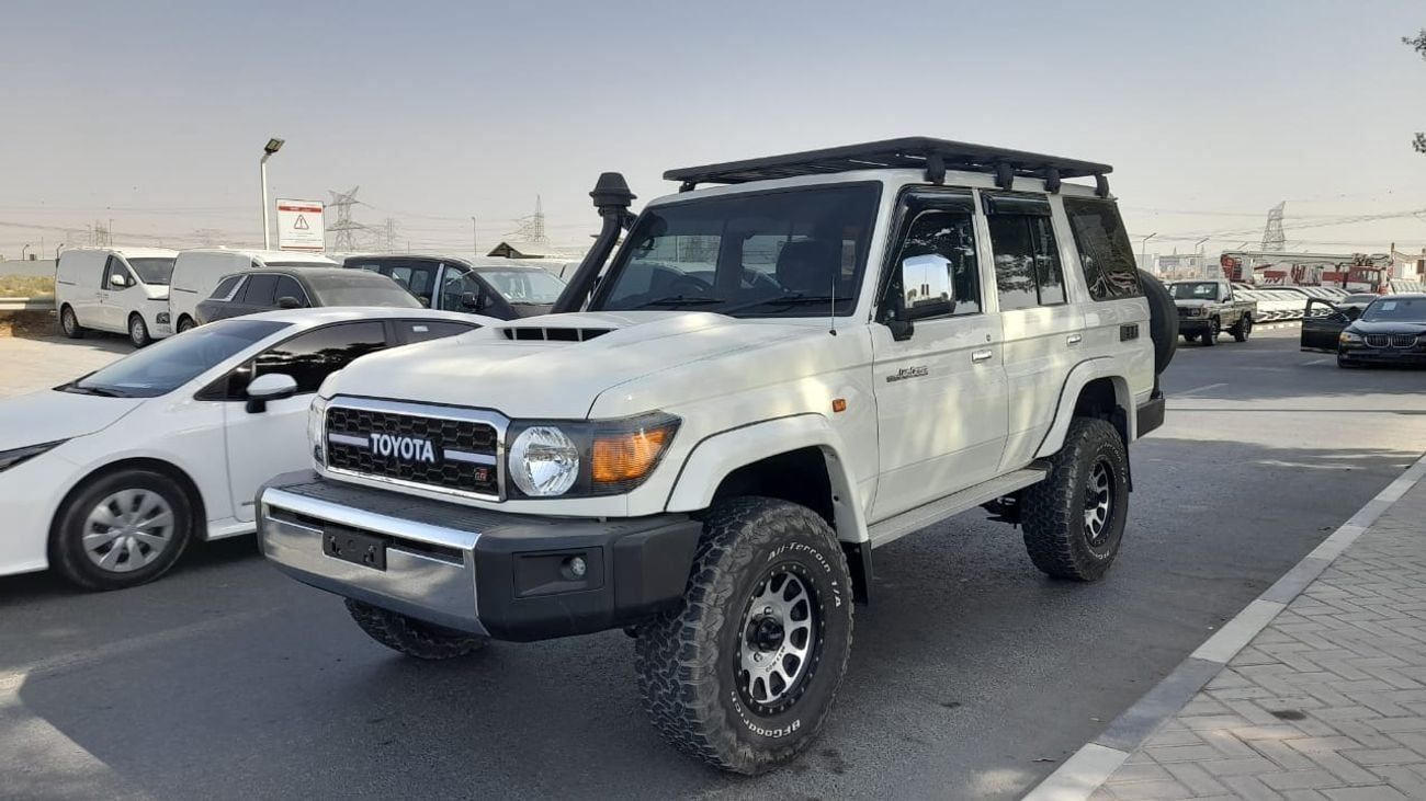 Used Toyota Land Cruiser 70 V8 1VD diesel manual low kms Right-Hand drive 2017 for sale in Dubai ...