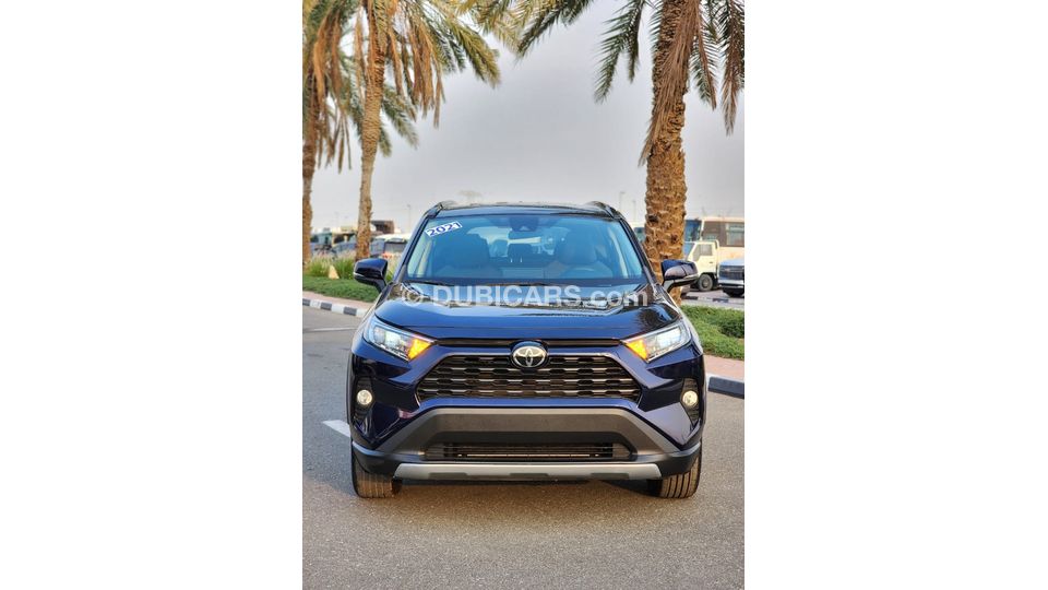 Used Toyota RAV4 RAV4 XLE 2WD 2021 for sale in Dubai - 696554
