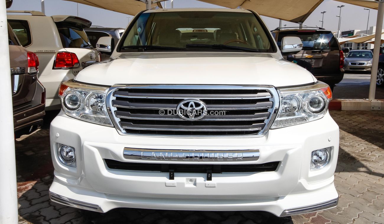 Used Toyota Land Cruiser VXR V8 5.7 2015 for sale in Sharjah - 92588