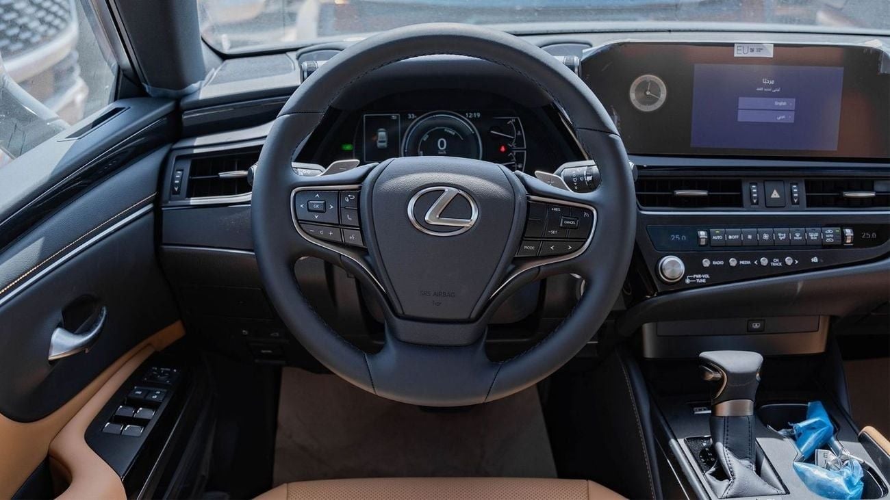 New 2025 Lexus ES300h 2.5L AT Hybrid (Black) 2025 for sale in Dubai - 840149