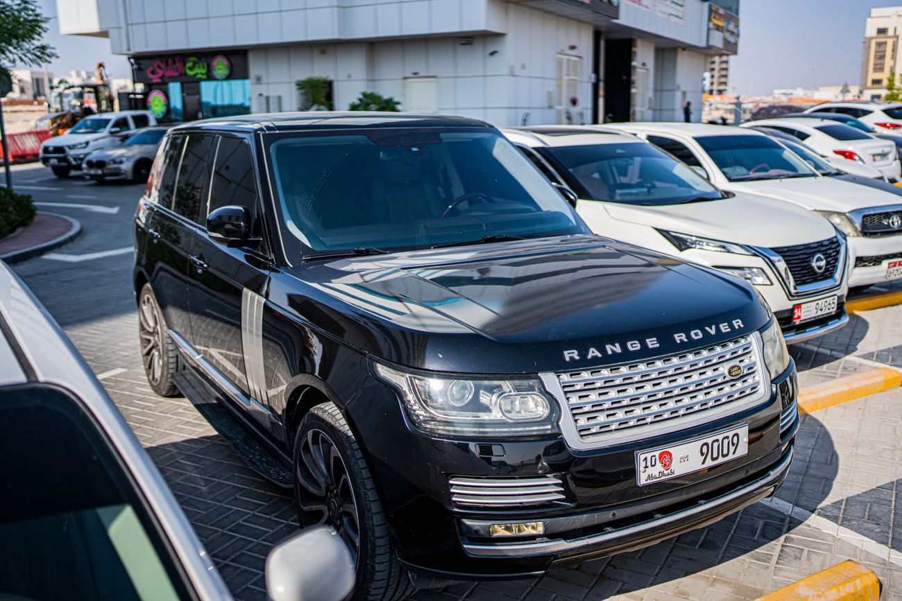 Used Land Rover Range Rover HSE V8 2014 for sale in Abu Dhabi - 675687