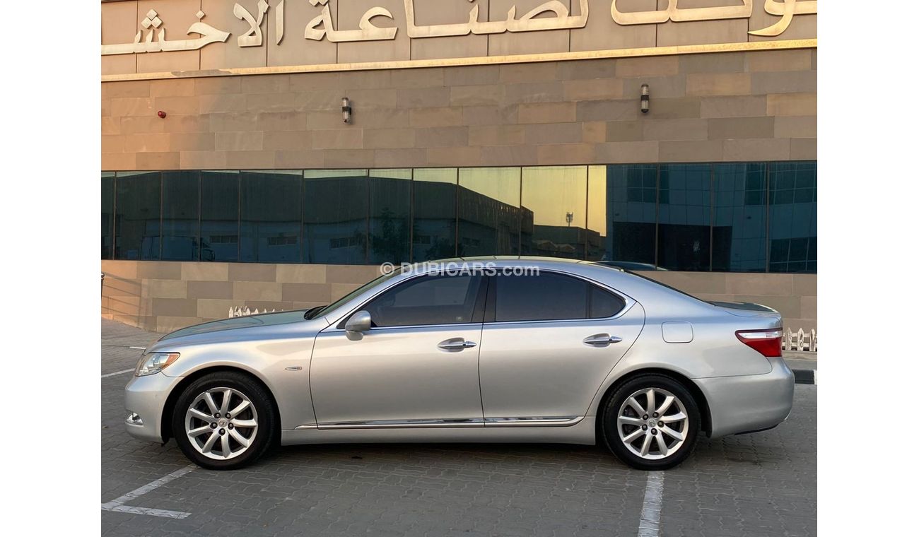 Used Lexus LS460 2007 for sale in Sharjah - 629048