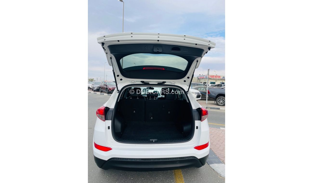 Used Hyundai Tucson GL White 2018 sport 2018 for sale in Dubai - 608908