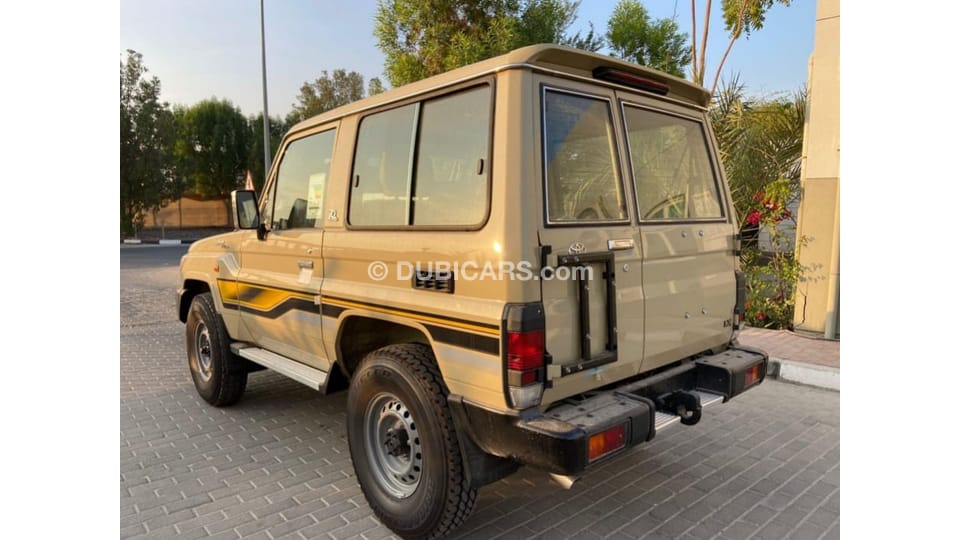 New TOYOTA LAND CRUISER HARD TOP LC71 4.0L M/T 2022 2022 for sale in Dubai - 608384