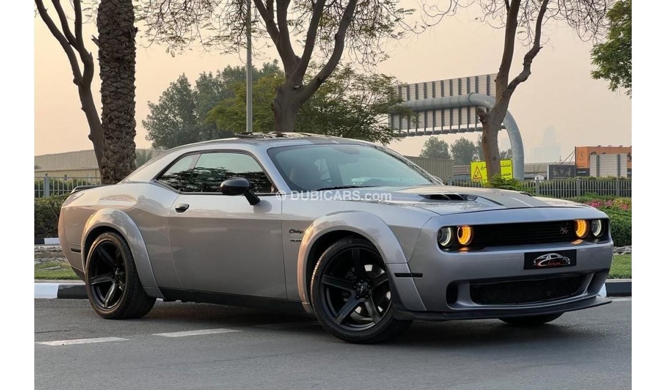 Used R/T DODGE CHALLENGER RT 5.7L 2016 GCC FULL OPTION CARBON FIBER ...