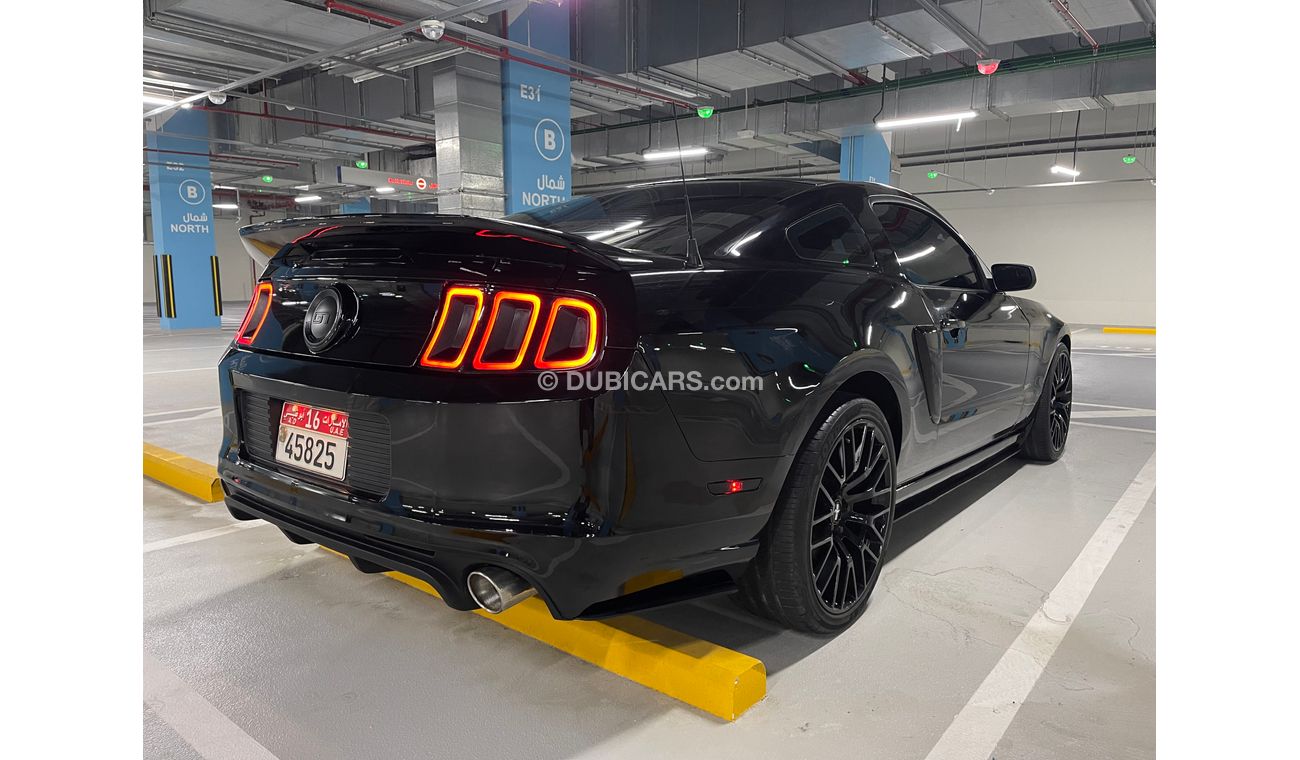 Used Ford Mustang 3.7L 2014 for sale in Abu Dhabi - 644514