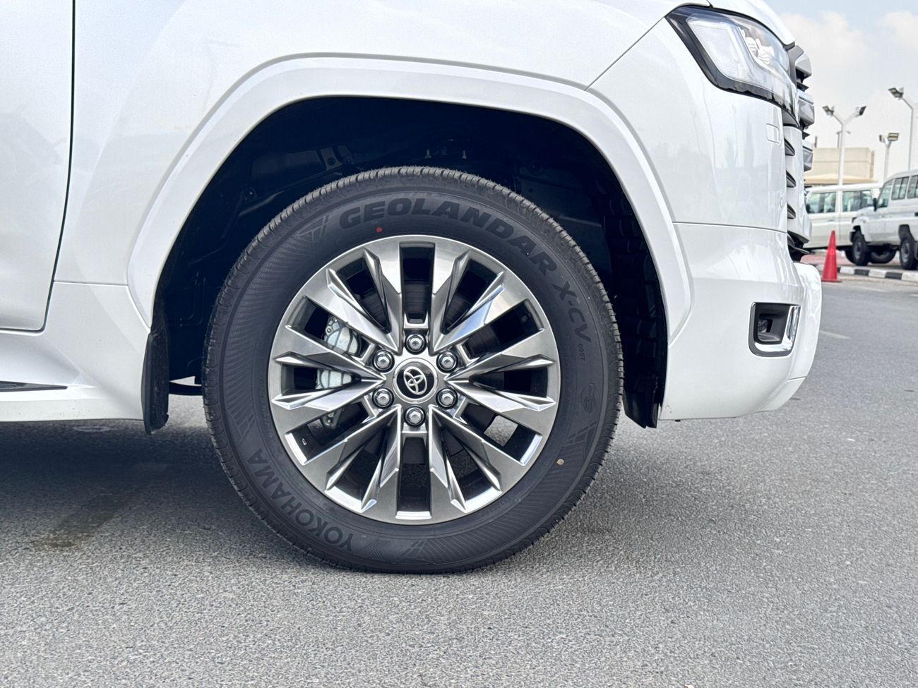 New Toyota Land Cruiser 300 ZX 2024 Petrol 3.5L RHD Brand New 0Km 2025 ...