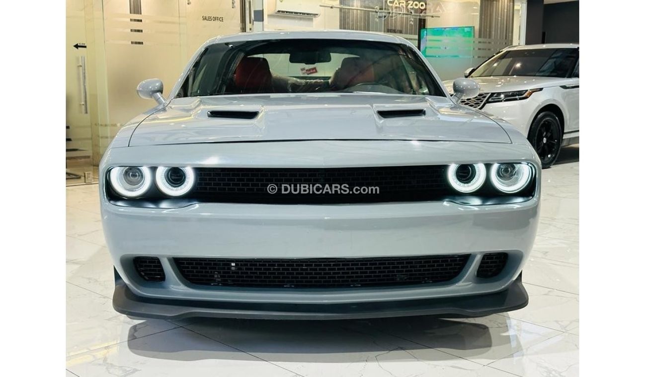 Used Dodge Challenger SXT SRT 2020 for sale in Dubai - 673137