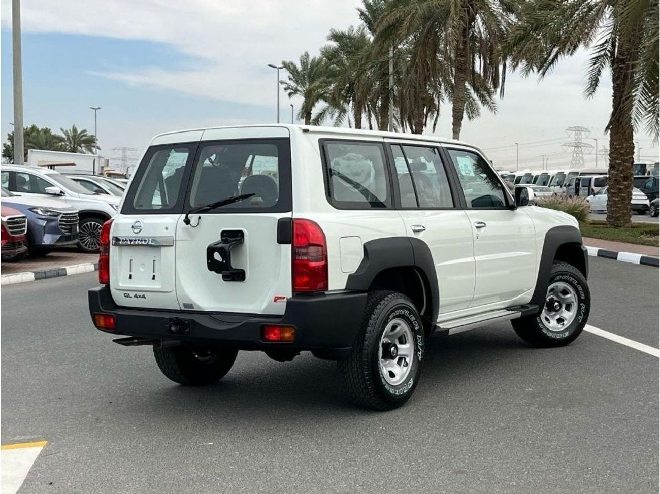 New Nissan Patrol Safari PATROL GL 4.8L 7 SEATER 2023 for sale in Dubai - 712124