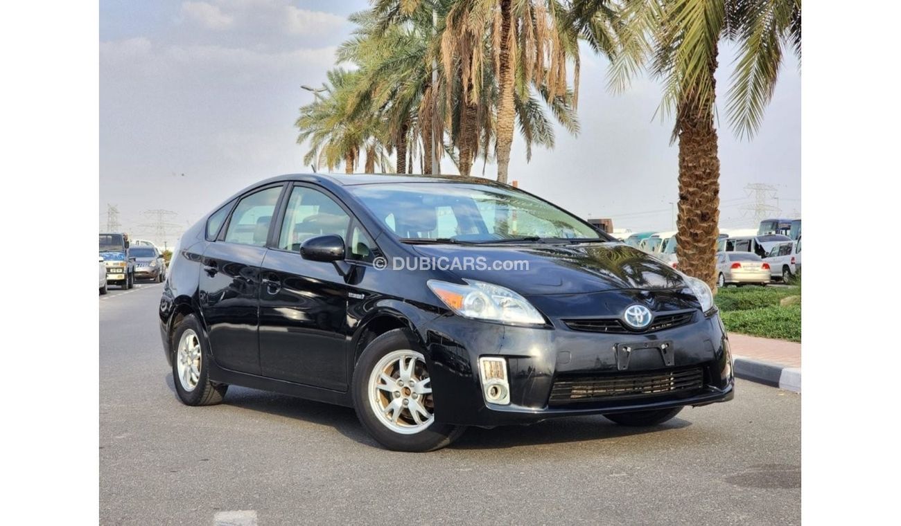 Used Toyota Prius 2011 for sale in Dubai - 684046