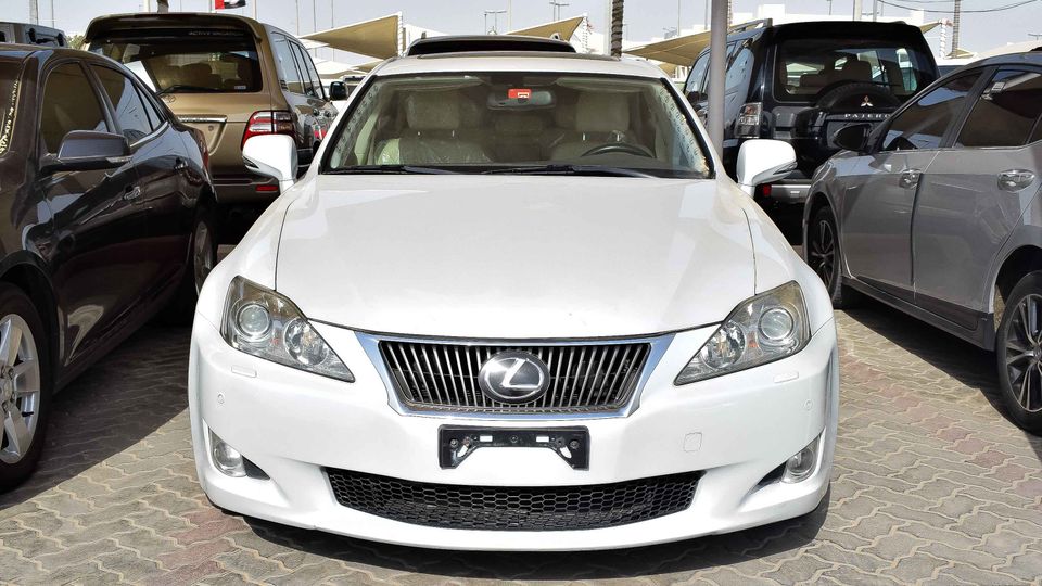 Used Lexus IS300 2009 for sale in Sharjah - 208734